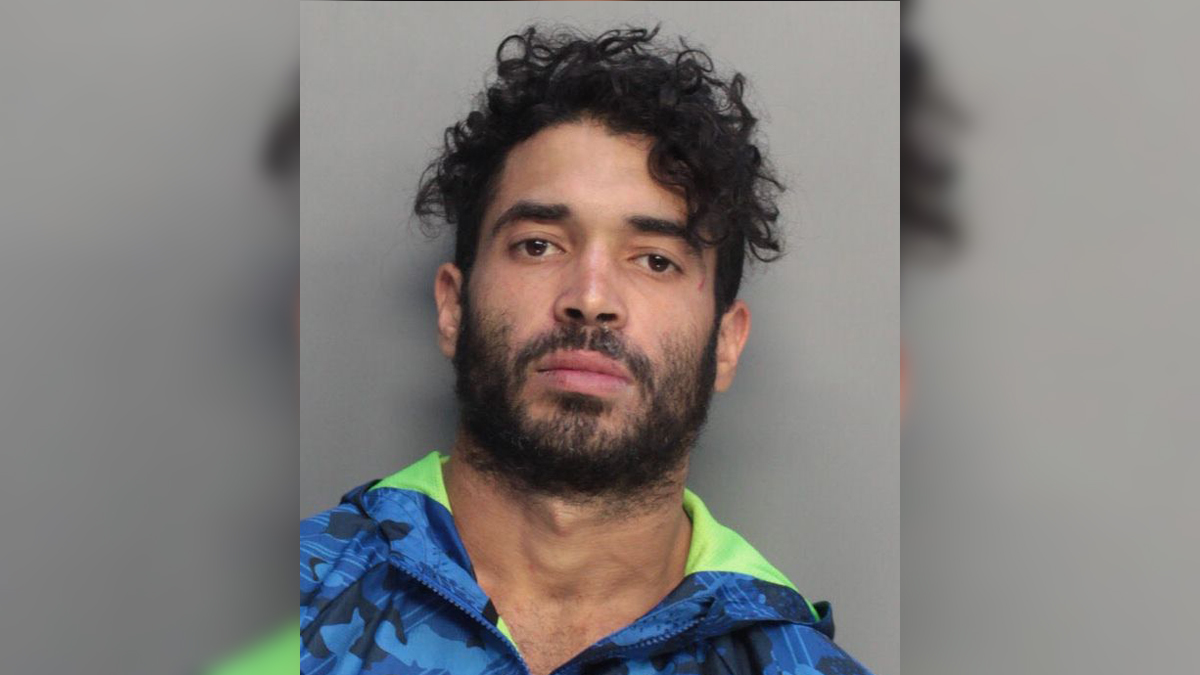 Man Accused Of Robbing Beating Elderly Man With Walker In Sw Miami