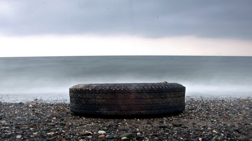 Divers Removing Thousands of Tires From Failed Ocean Reef Off Fort ...