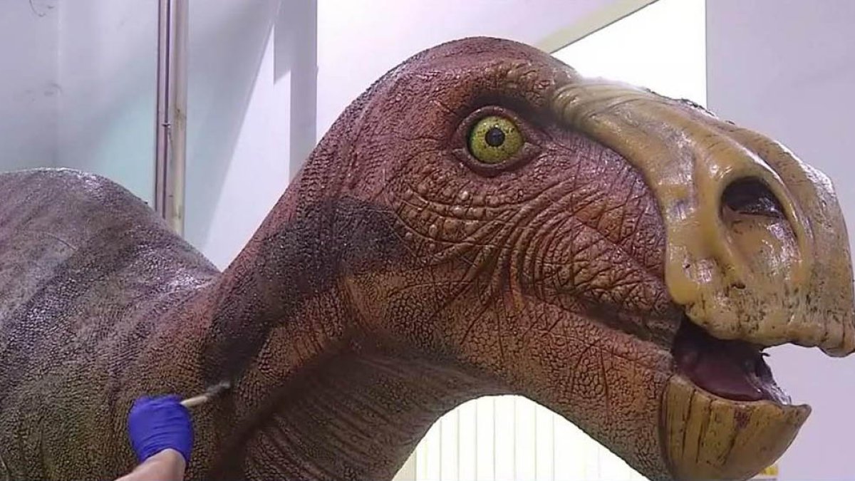 Alleged Home Burglar Shot, Said He Was Being Chased by Dinosaurs ...