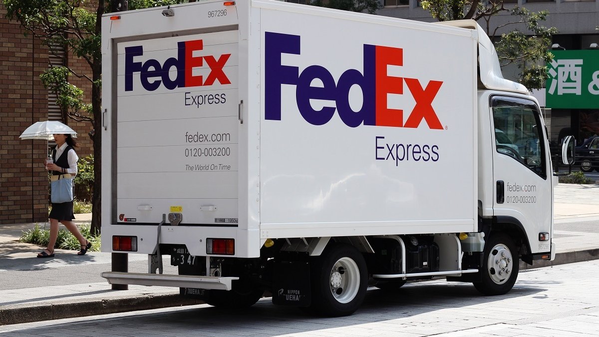 FedEx driver robbed of package in Pembroke Pines – NBC 6 South Florida