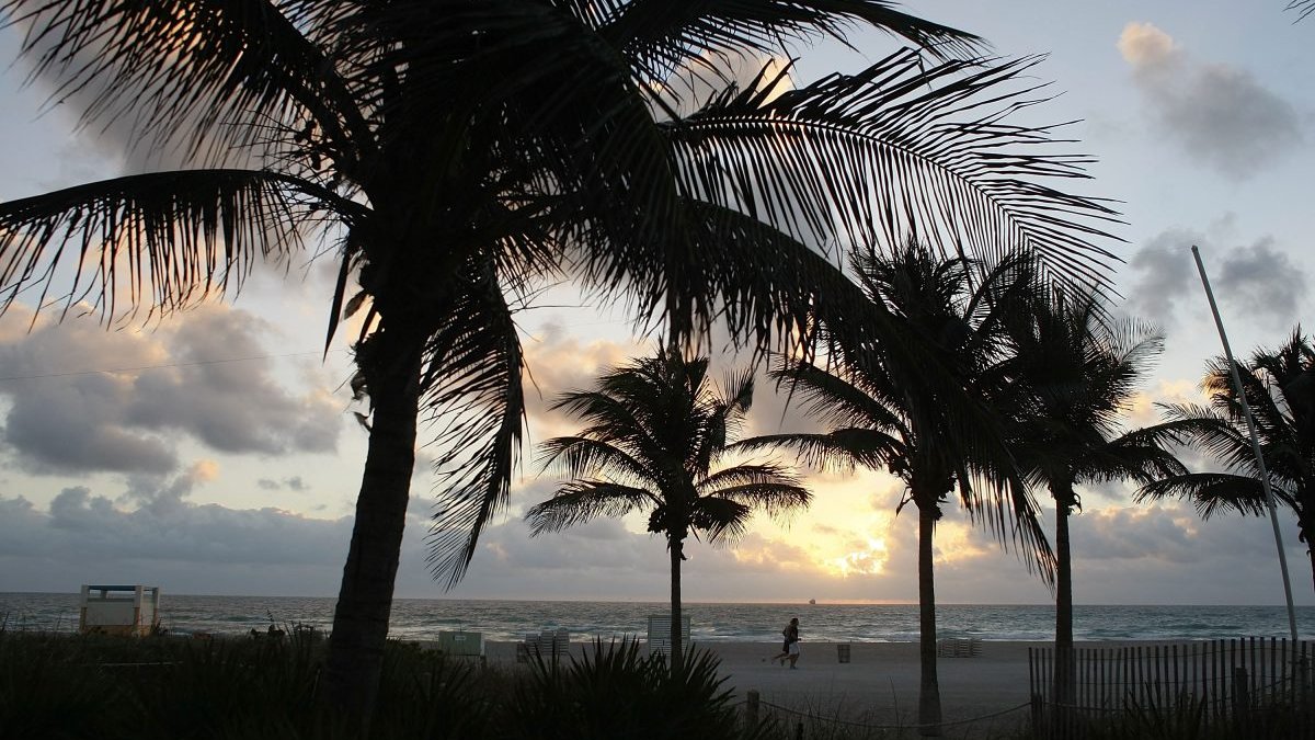 Dry Weekend Across South Florida Before Arrival of First Real Cold ...