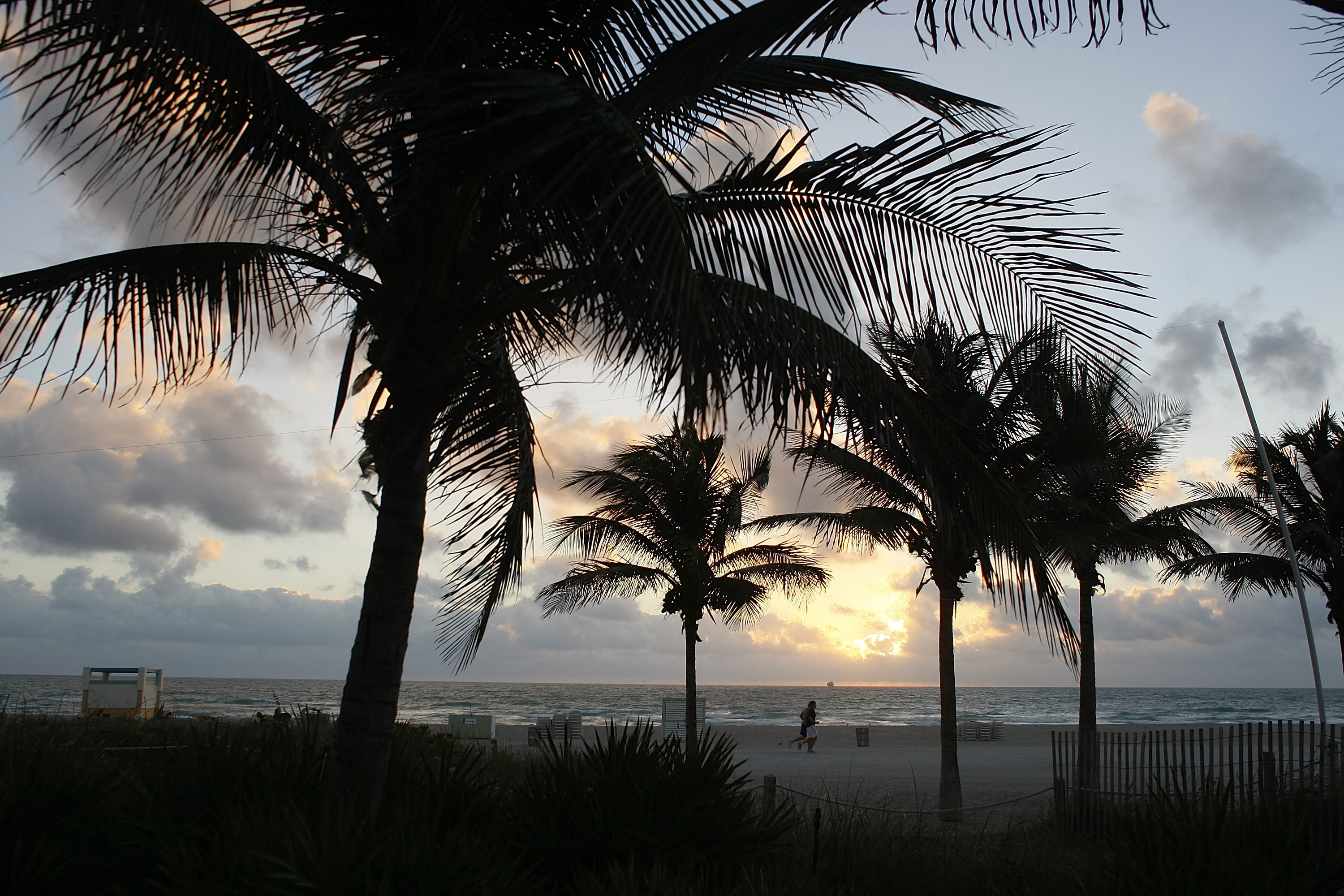 1 Dead in Fiery Morning Crash on I-75 Near Griffin Road - Hialeah news ...