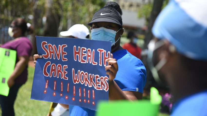 Nurses Protest Over HCA Moving to ‘Crisis Capacity’ When Other ...