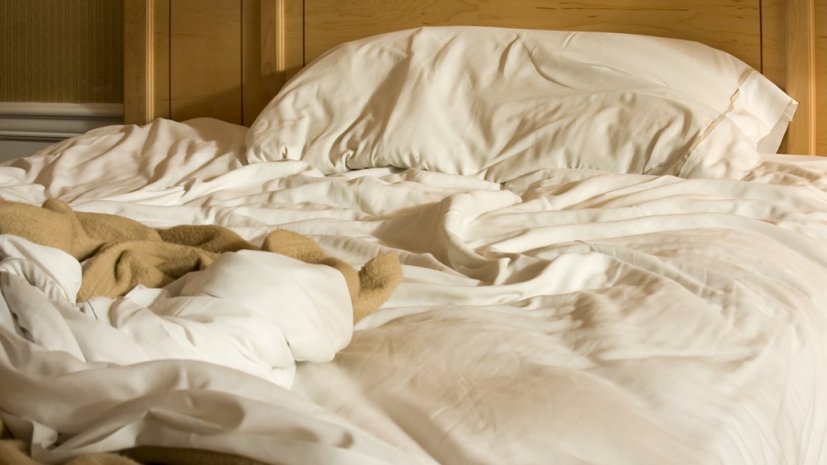 Marathon Woman Arrested After Injuring Boyfriend by Setting His Sheets ...