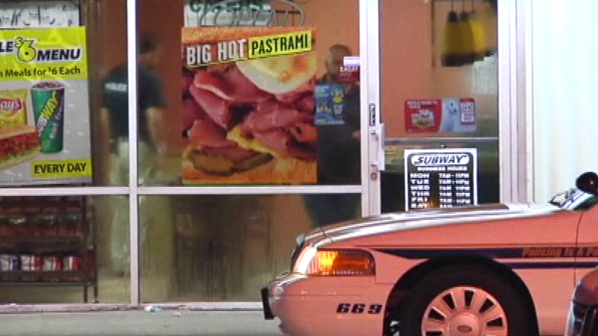 Robbers Hit Subway Restaurant Force Pregnant Woman To Strip Nbc 6