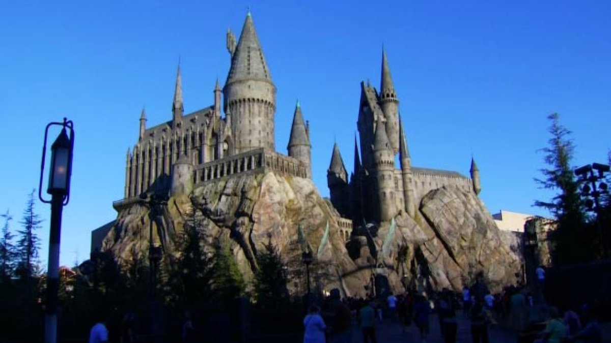 Harry Potter Virtual Summer Camp Transports Kids to Hogwarts: Report ...