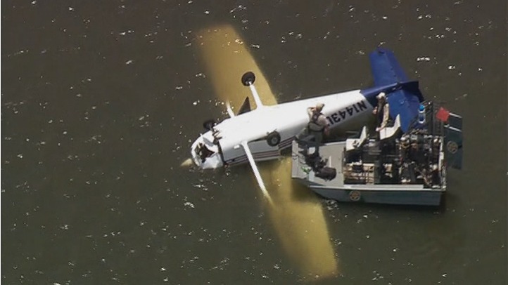 Plane Flips Over, Lands Upside Down in Lake – NBC 6 South Florida