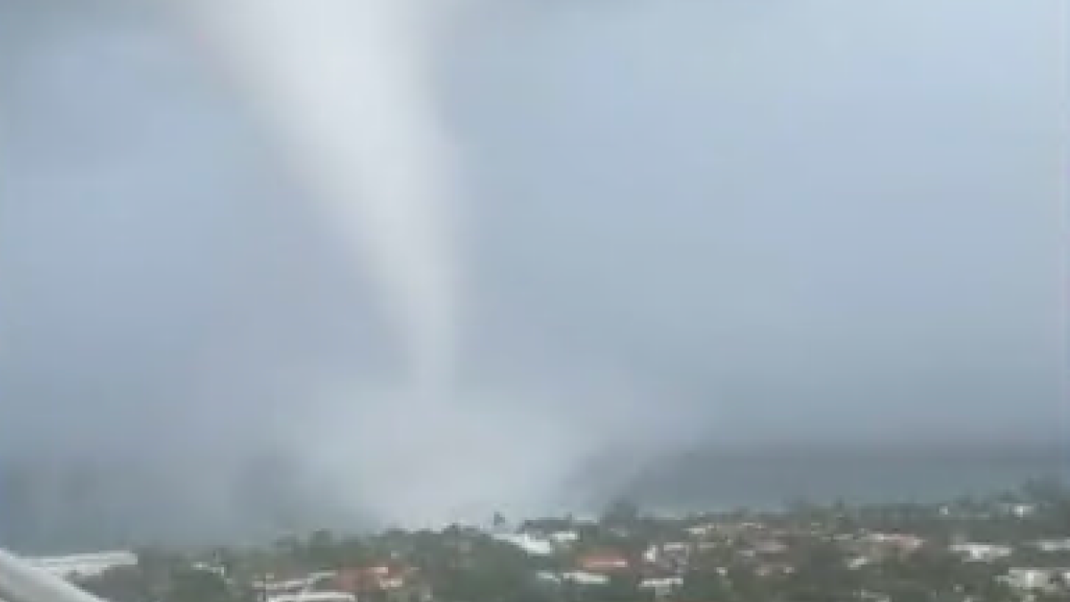 Video Shows Powerful Waterspout That Became Tornado in South Florida ...