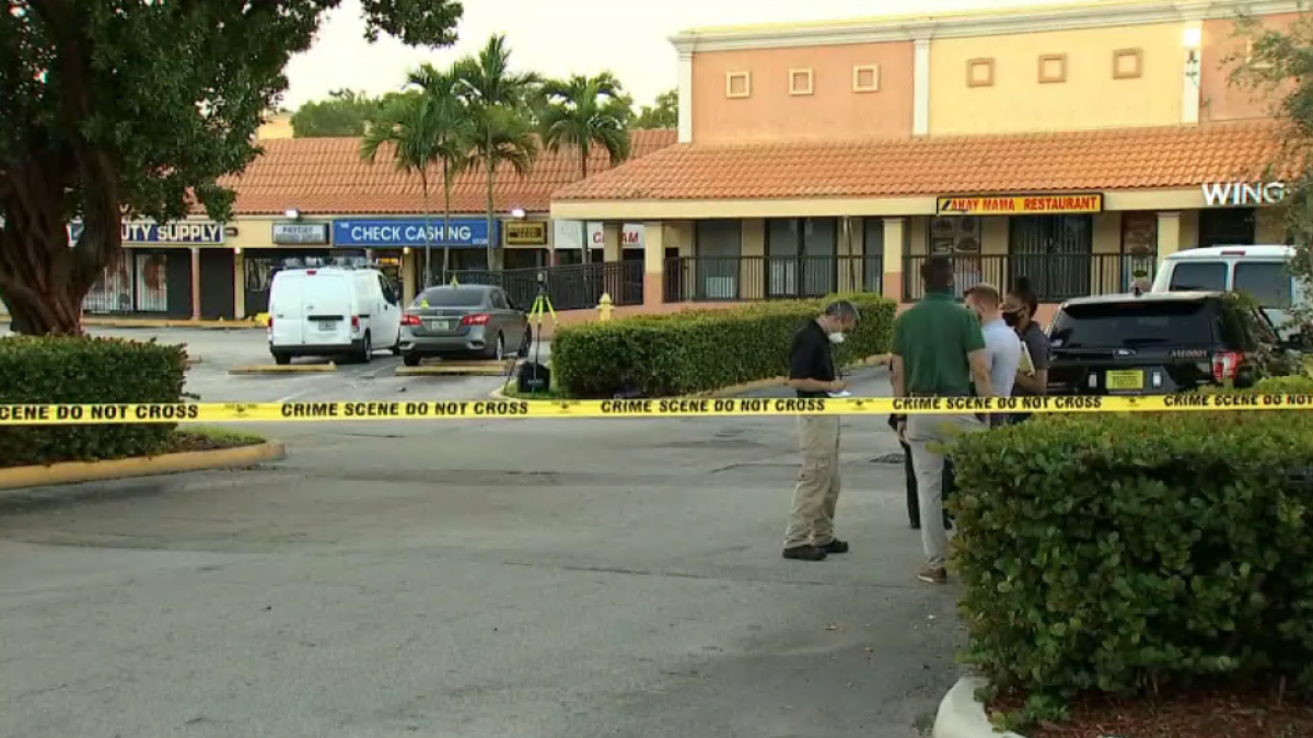 Man Found Shot to Death at Lauderhill Shopping Plaza – NBC 6 South Florida