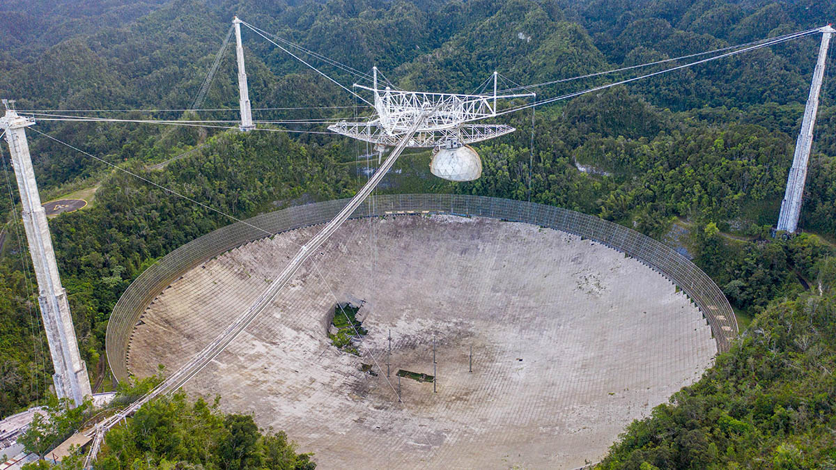 Huge Puerto Rico Radio Telescope, Already Damaged, Collapses – NBC 6 ...