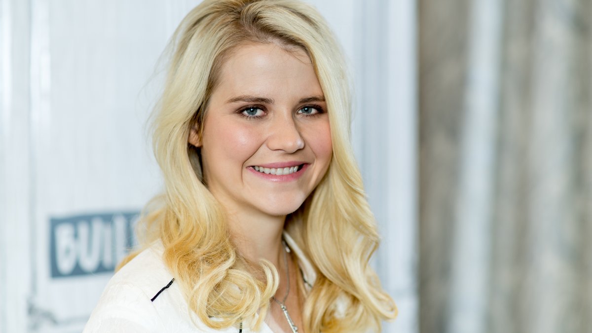 Elizabeth Smart Explains Why She Never Told Her Parents About Abuse by ...