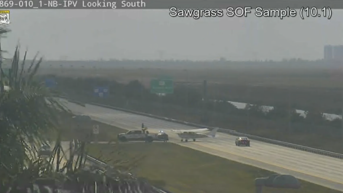 Small Plane Makes Emergency Landing on SB Lanes of Sawgrass Expressway ...