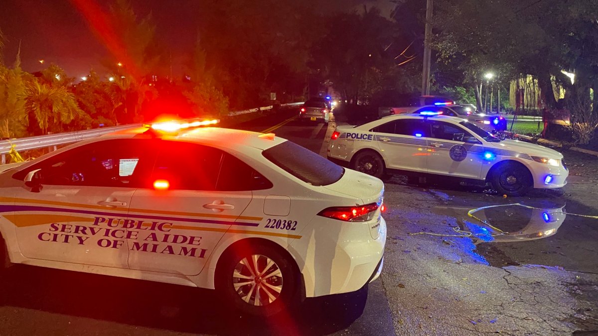Miami Police Officers Shoot, Kill Suspect in Multiple Armed Robberies ...