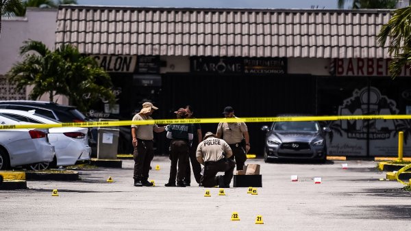 Video Shows Crowd Scrambling for Cover Amid Mass Shooting at Miami-Dade ...