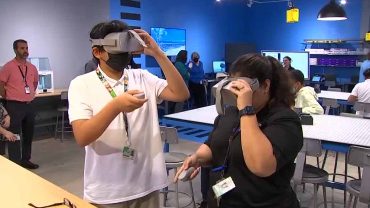 South Florida Students Impressed, Inspired by High Tech Learning Lab ...