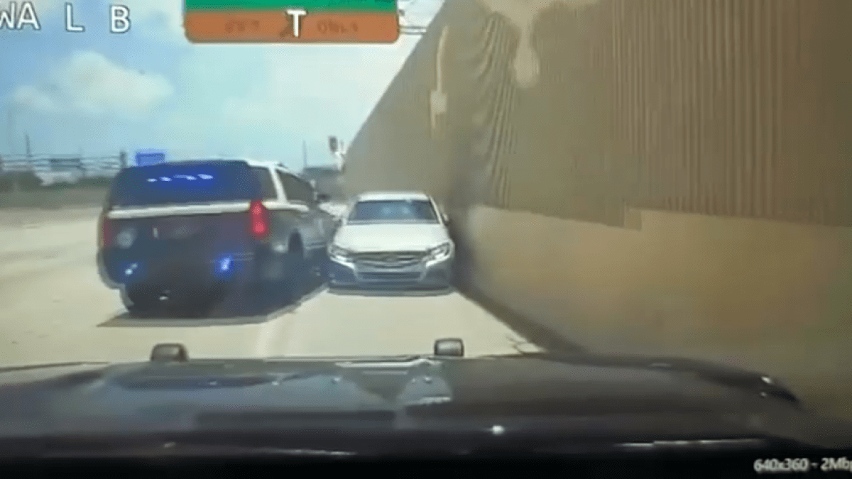 WATCH: Troopers Stop Stolen Car With PIT Maneuver on I-95 in Golden Glades – NBC 6 South Florida