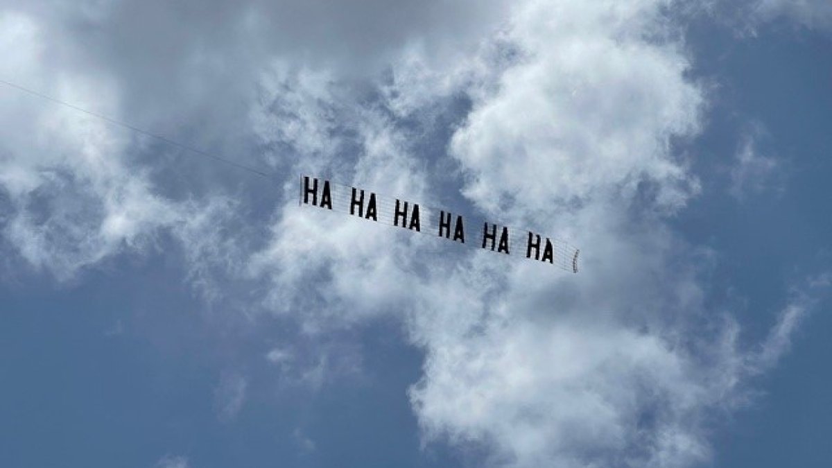 Miami Man Pays to Fly ‘Ha Ha Ha’ Banner Over Trump’s Mar-a-Lago Home ...