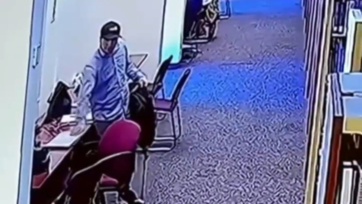 Man Caught on Camera Stealing Laptop Computer Inside Barry University ... Man Caught on Camera Stealing Laptop Computer Inside Barry University ...