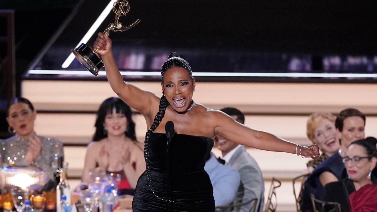 ‘Succession,’ ‘Ted Lasso’ Top Emmys; 1st Time Winners Shine – NBC 6 ...