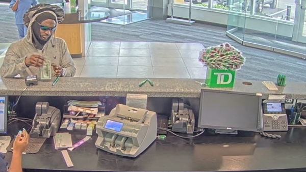 Fbi Releases Photos Of Suspect Caught On Camera In Fort Lauderdale Bank