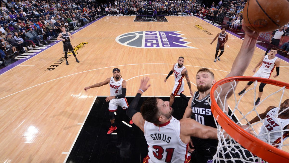 Kings Outlast Heat 119-113, Win First Game of Mike Brown Era – NBC 6 ...