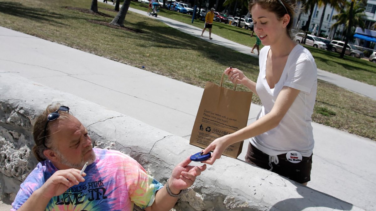 Miami Beach Set to Enforce Smoking Ban at Public Beaches, Parks ... Miami Beach Set to Enforce Smoking Ban at Public Beaches, Parks ...