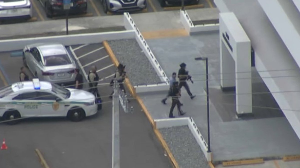Police Swarm Medical Office Building in SW Miami-Dade for Unfounded ...