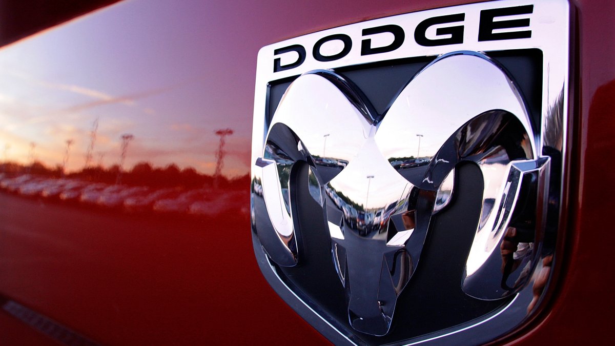 2 charged in infotainment system thefts at Kendall dealership, cops say ...