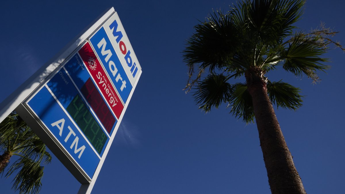 U.S. gas prices hit 8-month high, national average climbs to $3.71 per ...