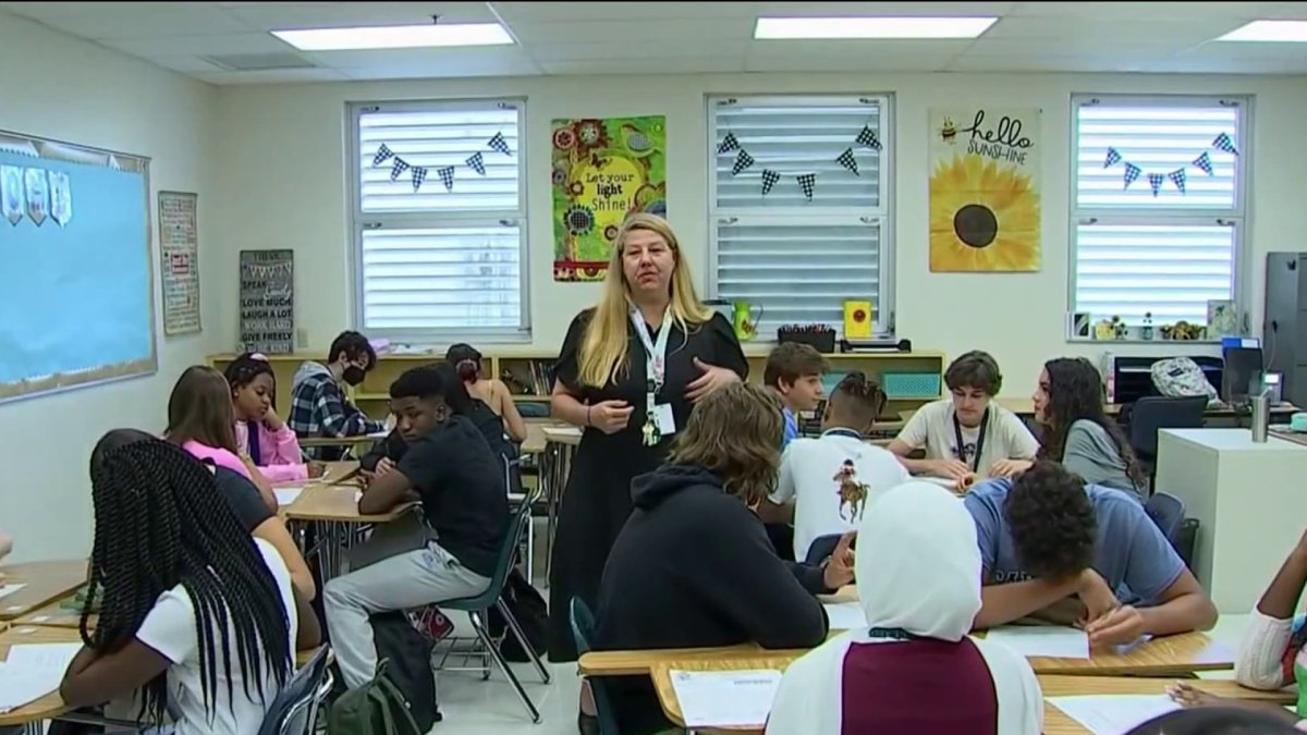 Broward school board votes down raising teacher compensation to $100k ...