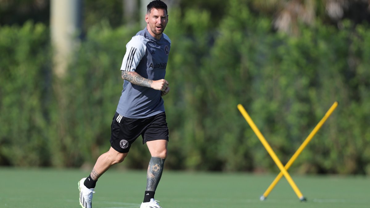 Video shows Lionel Messi practicing for 1st time since signing with ...