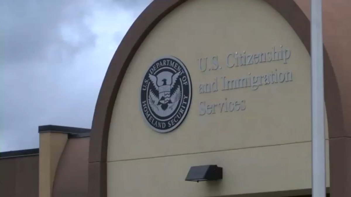 ICE deports immigrant mother of an infant and 3 children who are US ...