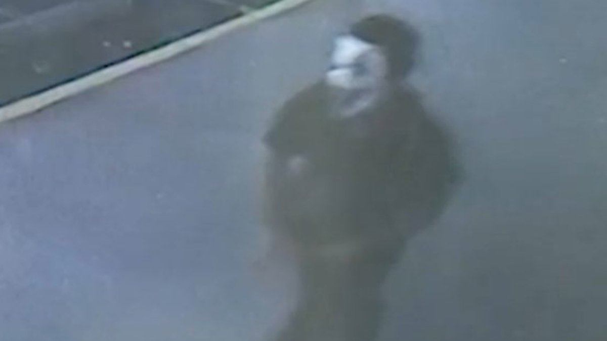 Gunman in Halloween mask shoots Hialeah arcade player in the back of ...