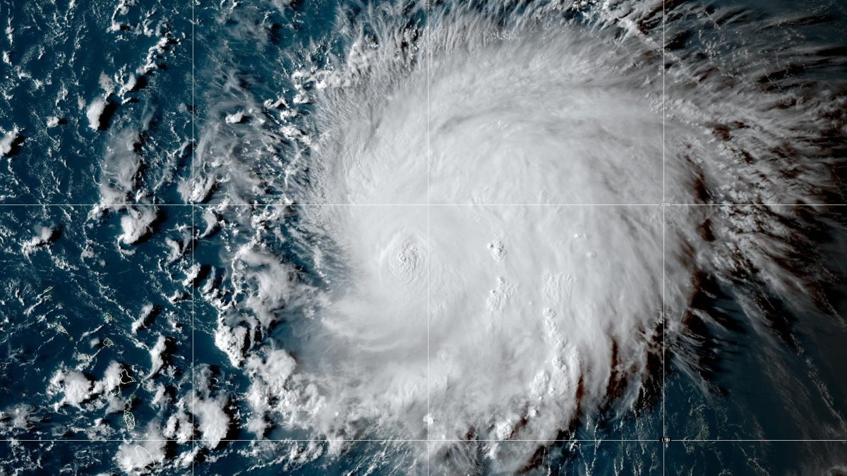 Hurricane Lee, the season’s first Cat. 5, barrels through open Atlantic ...