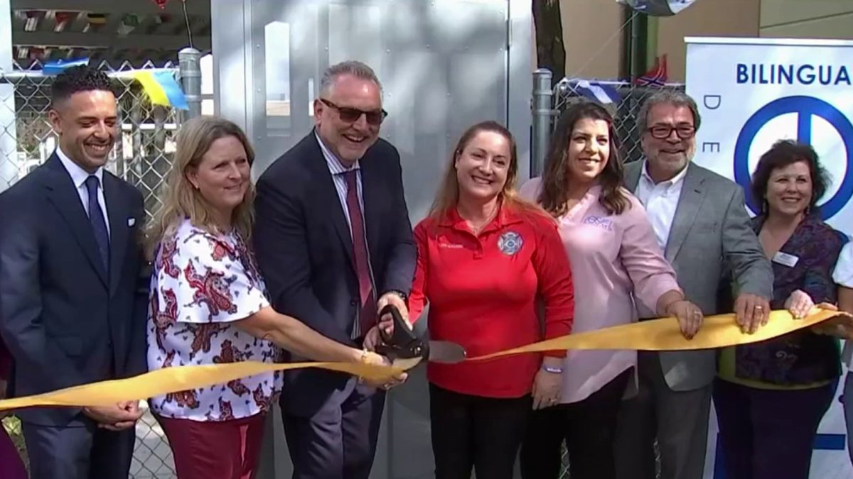 Broward Schools opens welcome center to assist immigrant families – NBC ...