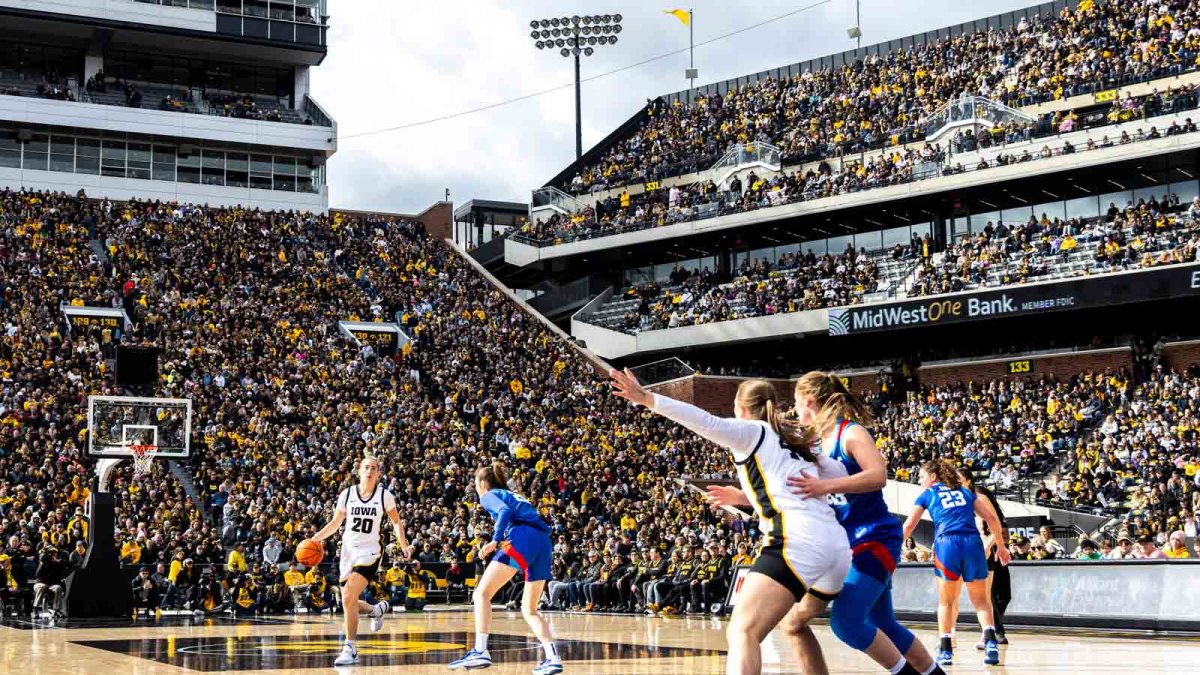 Caitlin Clark shines for Iowa in outdoor women’s basketball game – NBC ...