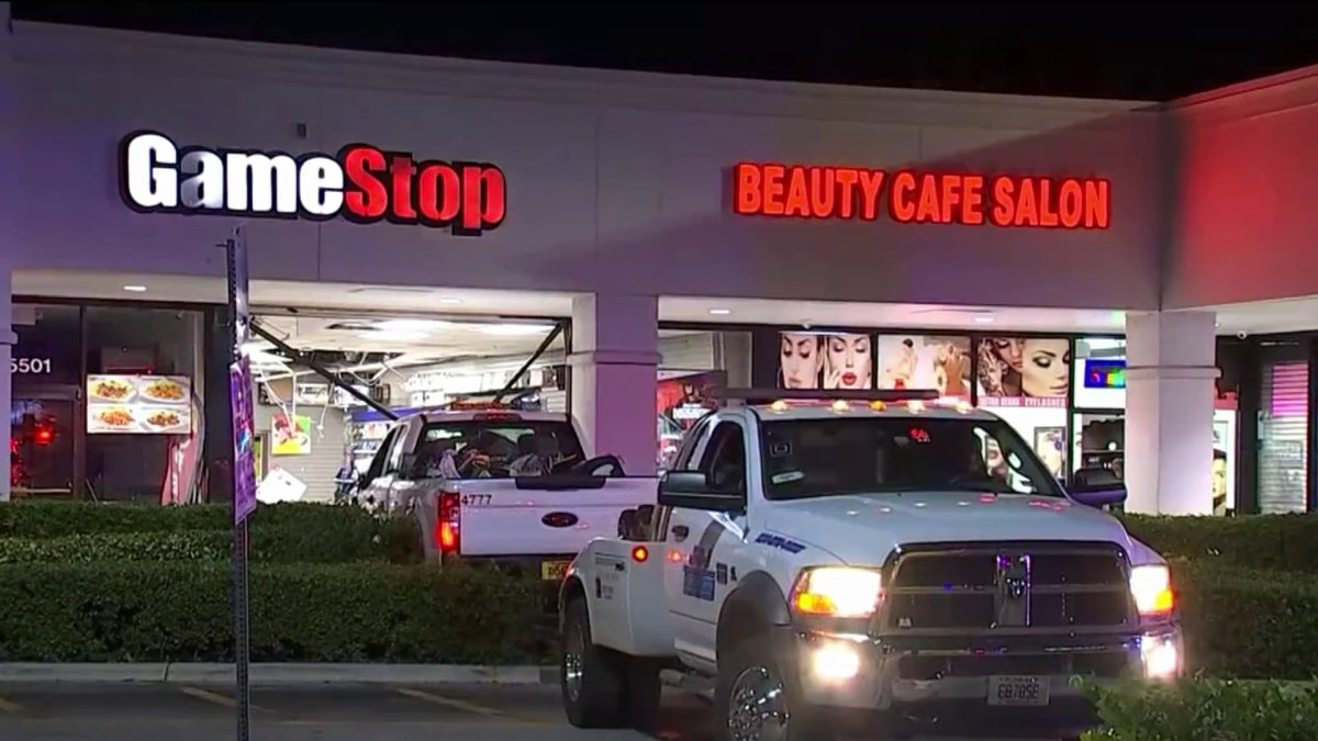 Margate city truck crashes into GameStop store – NBC 6 South Florida