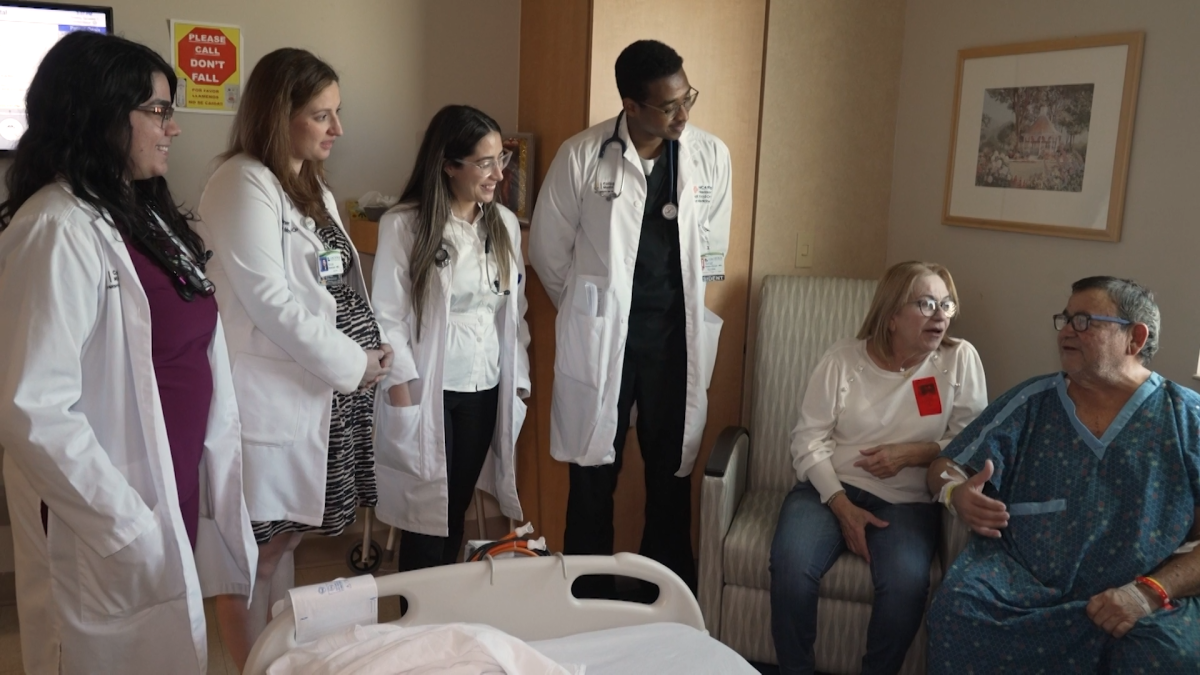 ‘They are angels’: Group of doctors finishing dinner save man having ...