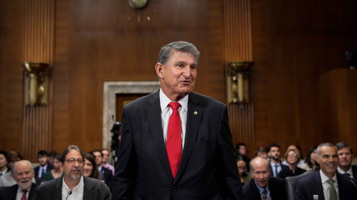 Sen. Joe Manchin says he ‘absolutely’ would consider a presidential run ...