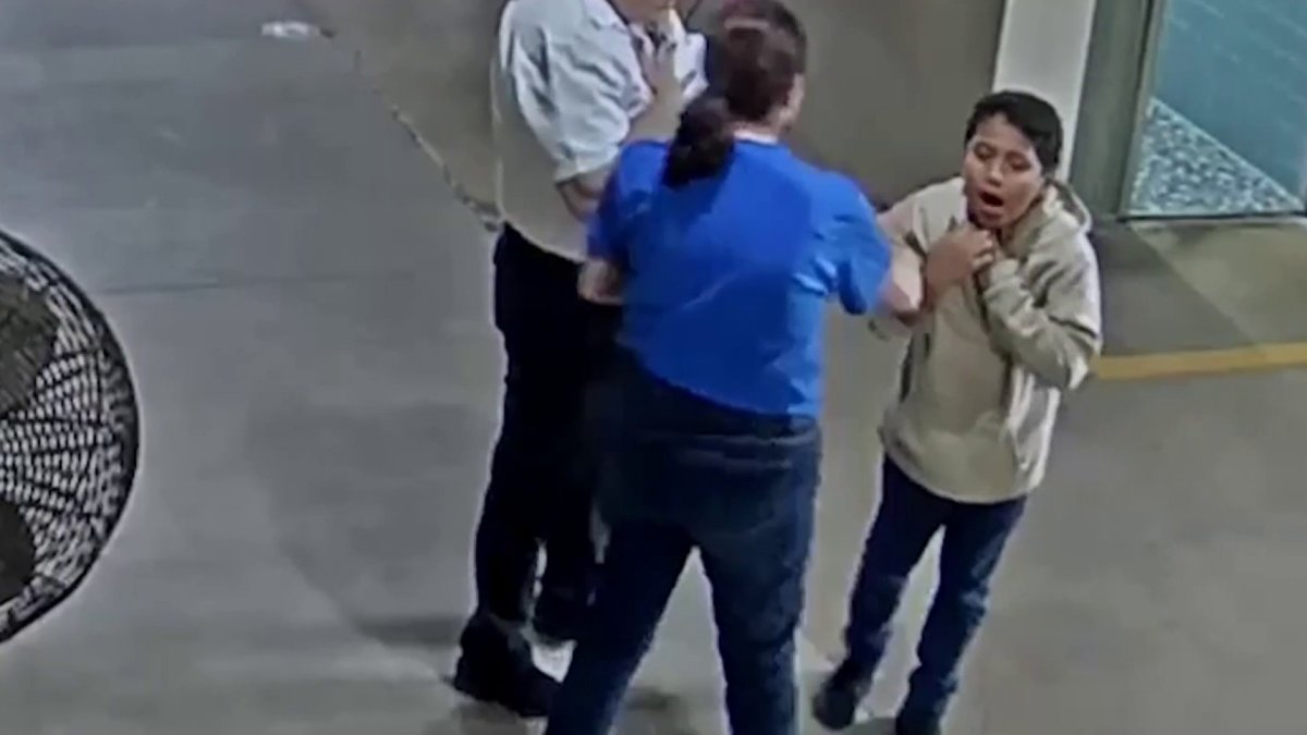 Dramatic video shows paramedic save choking elementary school student ...