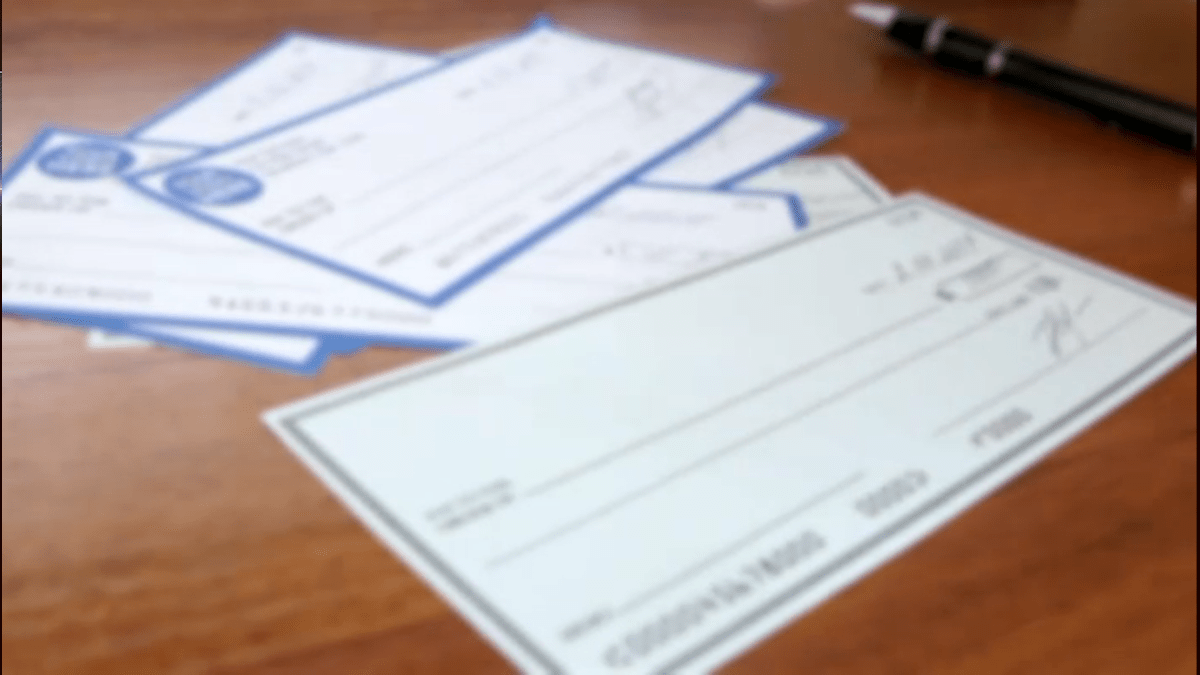 Thousands of dollars stolen after check-washing crime hits 3 Broward ...