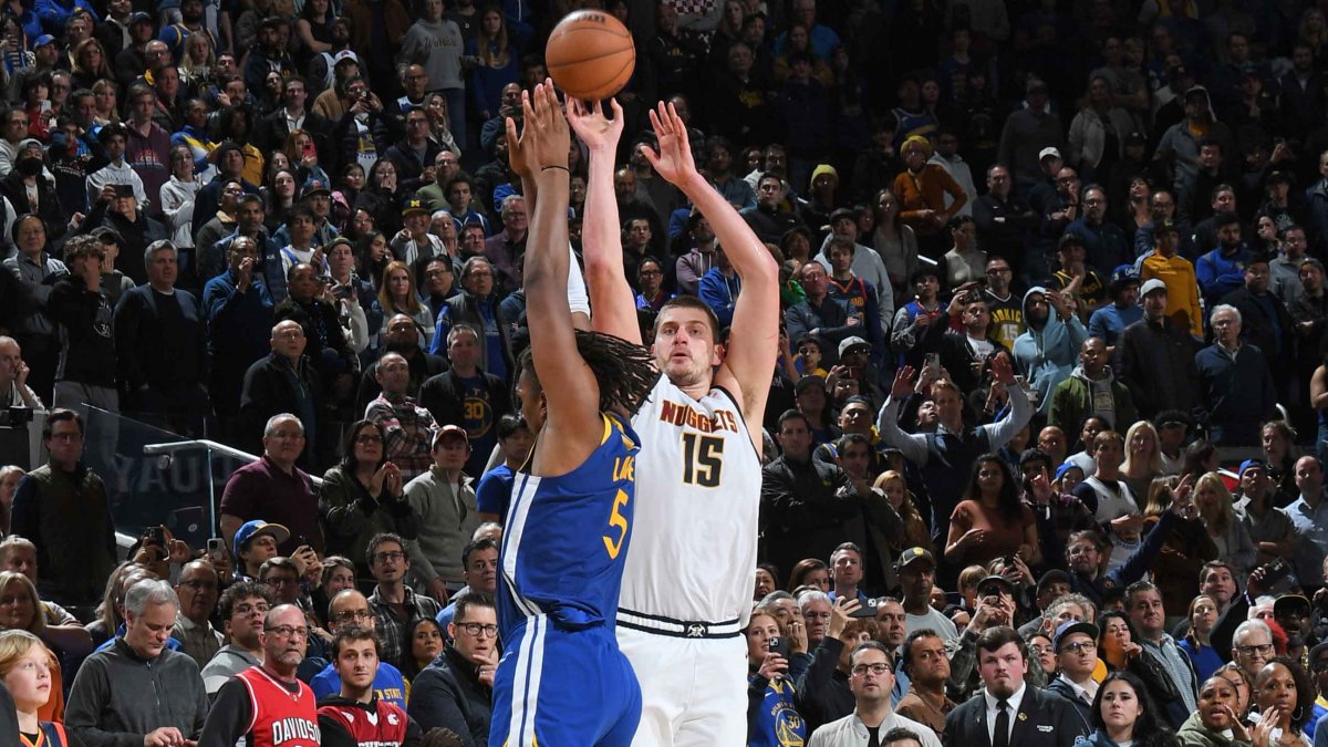 WATCH: Nuggets’ Nikola Jokic hits epic buzzer-beater vs. Warriors – NBC 6 South Florida