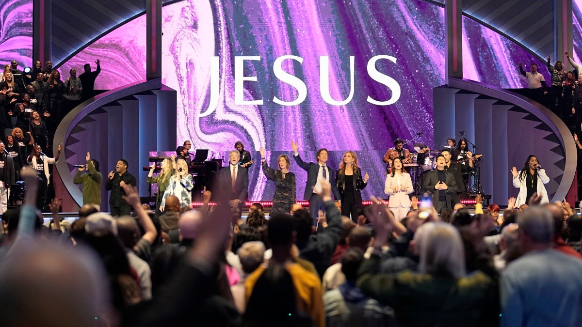 Osteen preached about living without fear a week after shooting – NBC 6 ...