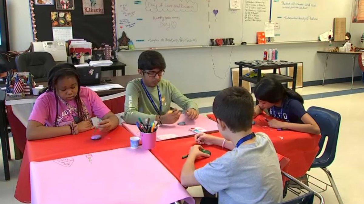 Broward students honor MSD victims with moment of silence – NBC 6 South ...