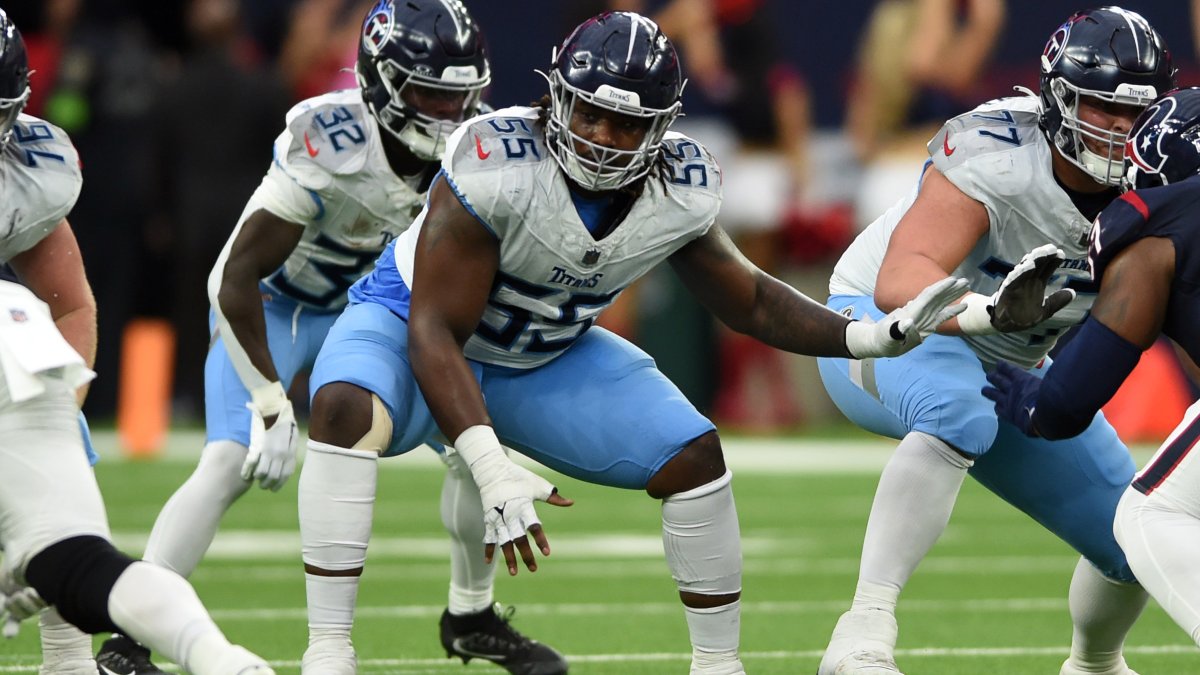 Dolphins pick up former Titans center Aaron Brewer on a three-year deal ...