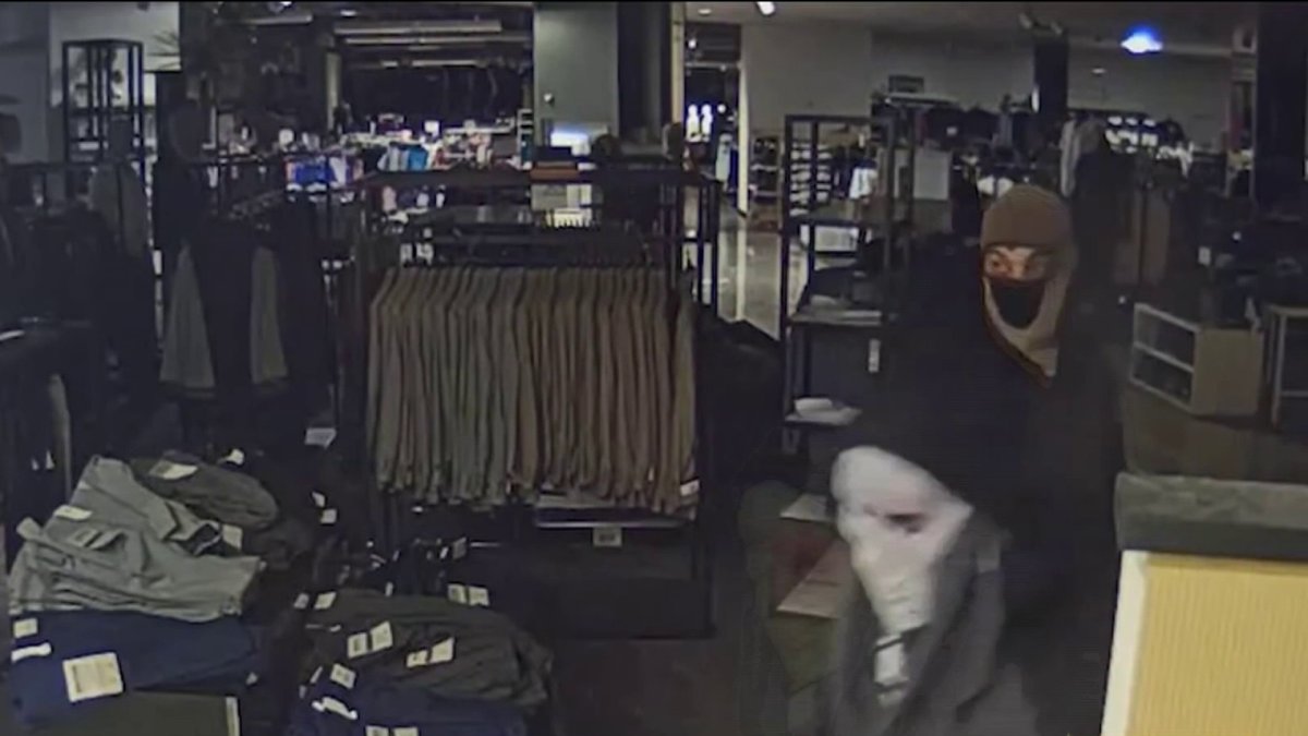 3rd Arrest Made In 1 8 Million Jewelry Heist At Hialeah Macys Nbc 6