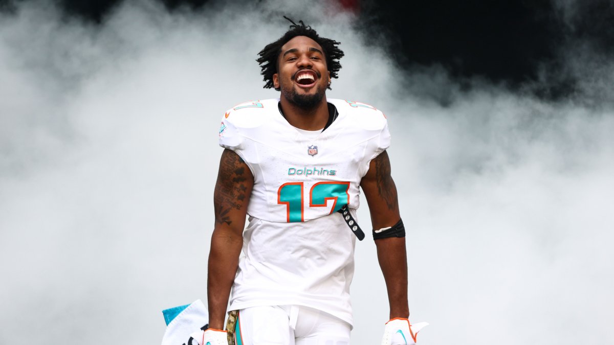 Dolphins’ Jaylen Waddle agrees to 3-year extension: Report – NBC 6 ...