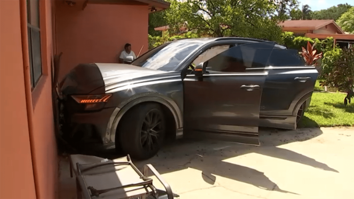 Suspected car thief in custody after crashing Audi into Fort Lauderdale ... Suspected car thief in custody after crashing Audi into Fort Lauderdale ...