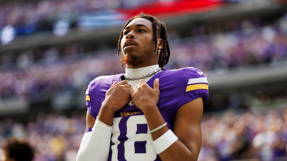 Vikings’ Justin Jefferson signs record-breaking extension: Report – NBC ...