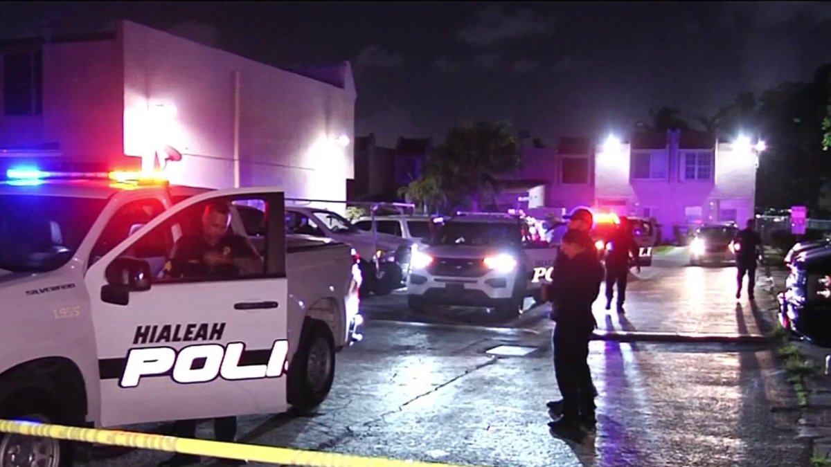 Man arrested after stabbing girlfriend and himself in Hialeah: Police ...